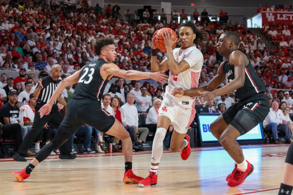 Caleb Mills draws the double team » GoCoogs.com